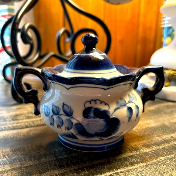 Vintage | Dining | Vintage Gzhel Lidded Sugar Bowl Blue White Porcelain ...